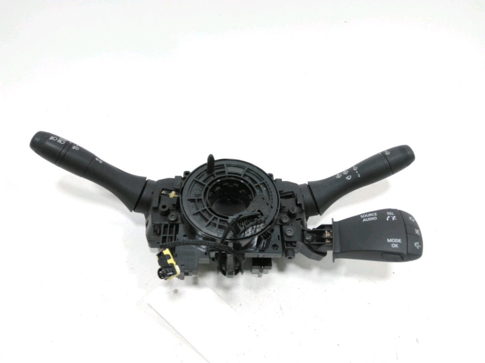 Steering wheel controls DACIA DUSTER (HM_) 1.5 dCi 115 4x4 (HMAD ...
