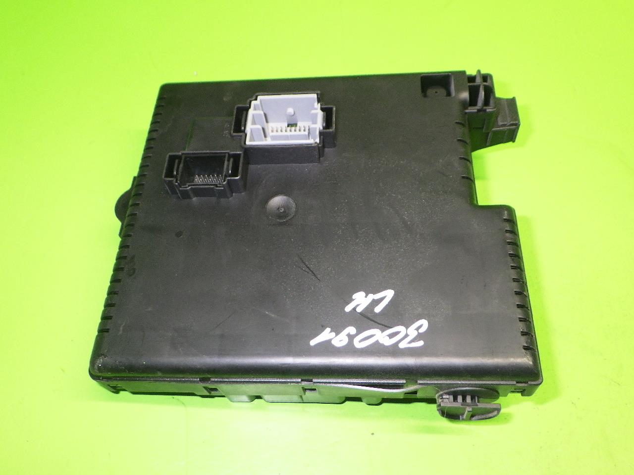 Fuse box VOLVO V70 II (285) 2.4 Bifuel (LPG) 6391412 | B-Parts