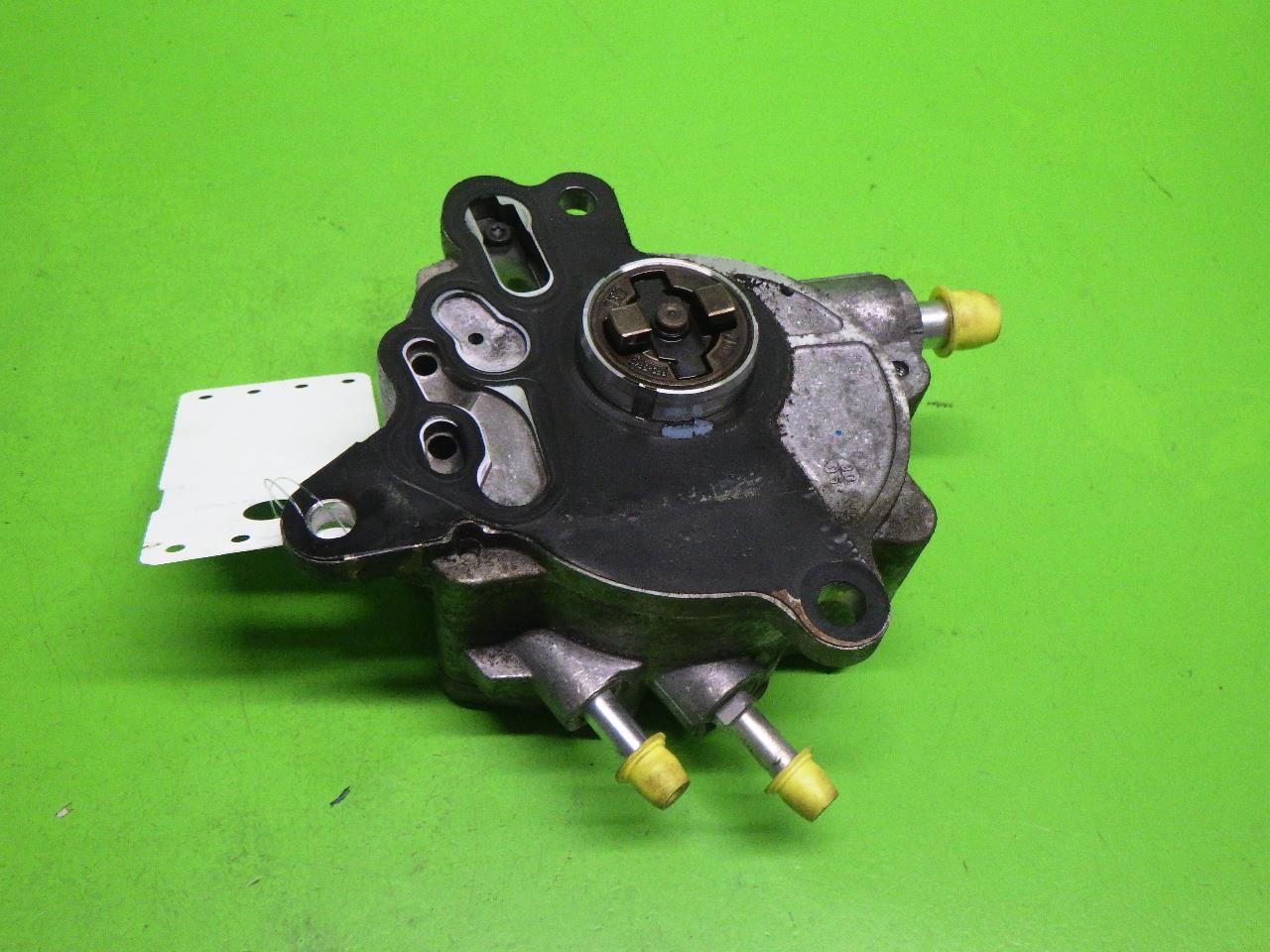 Vacuum pump AUDI A4 B7 Avant (8ED) 2.0 TDI 6389491 | B-Parts