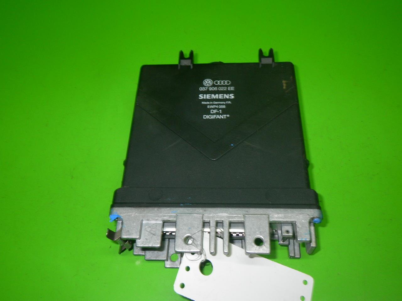 Control unit AUDI 80 B4 Saloon (8C2) 2.0 E quattro 6338155 | B-Parts