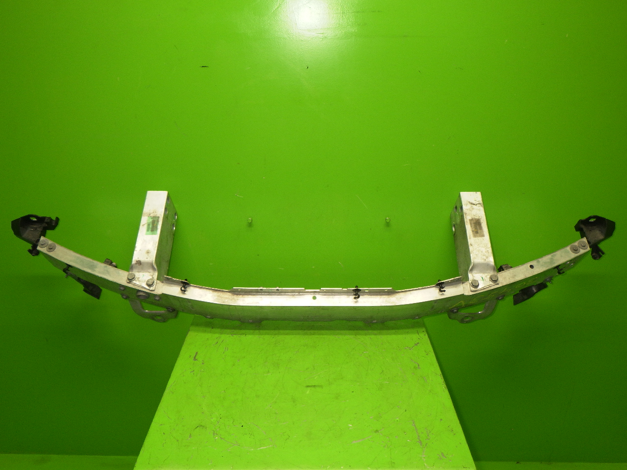 Front bumper reinforcement MERCEDES-BENZ C-CLASS (W204) C 180 CGI (204. ...