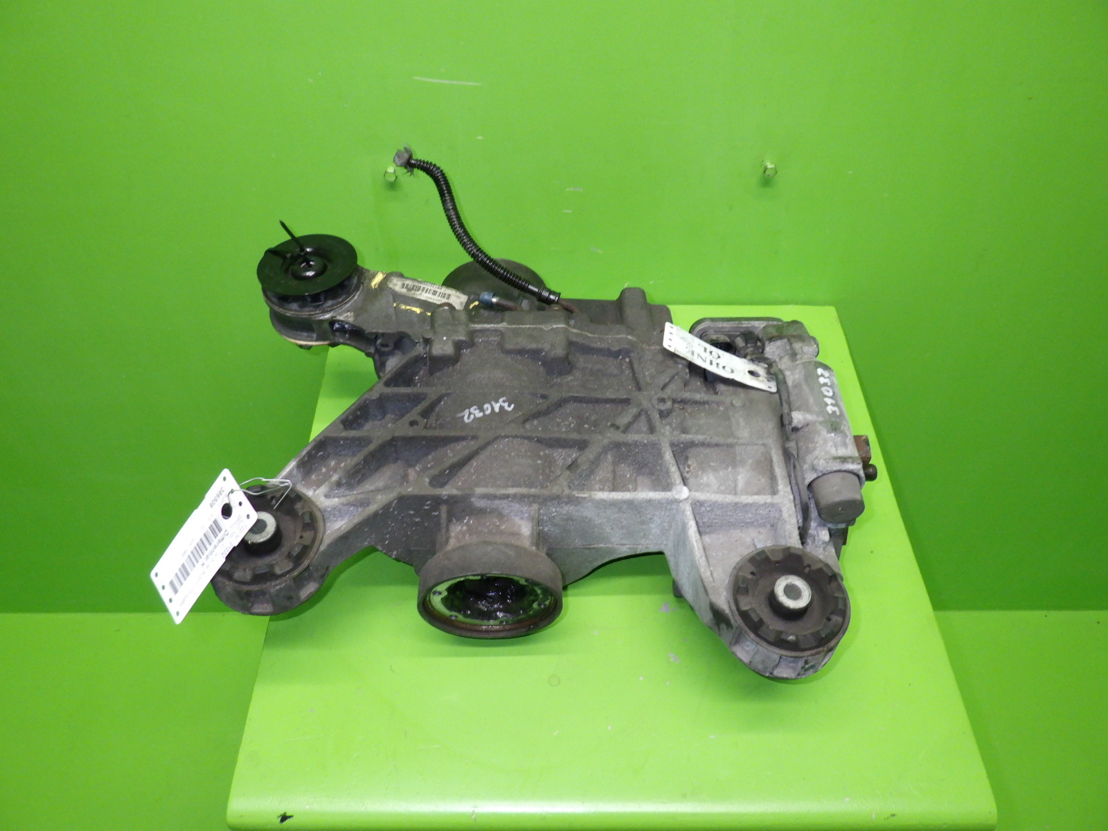 Rear differential AUDI Q3 (8UB, 8UG) 2.0 TDI quattro 11214998 | B-Parts