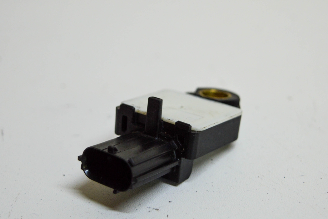Electronic sensor MITSUBISHI OUTLANDER II (CW_W) 2.0 DI-D 8850288 | B-Parts
