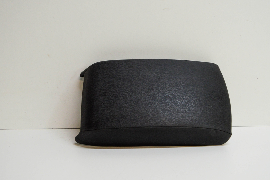 Armrest / Center console SEAT LEON (5F1) 1.6 TDI 8348114 | B-Parts
