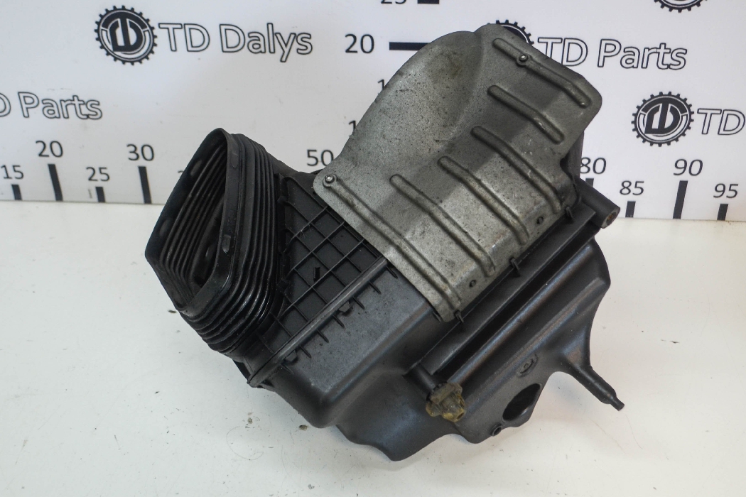 Air filter box AUDI A6 C7 (4G2, 4GC) 2.0 TDI 7094395 | B-Parts