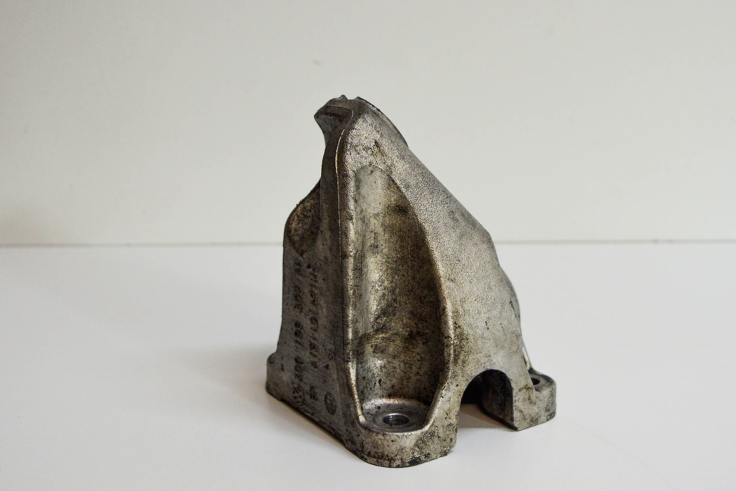 Engine mount VW PHAETON (3D1, 3D2, 3D3, 3D4, 3D6, 3D7, 3D8, 3D9) 3.0 V6 ...