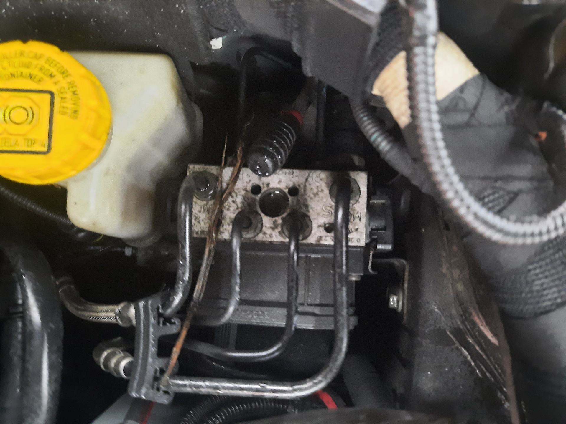 ABS pump ALFA ROMEO GT (937_) 1.9 JTD (937CXN1B) 9129491 | B-Parts