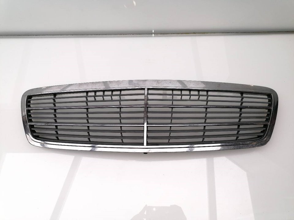 Front grille MERCEDES-BENZ C-CLASS (W203) C 180 Kompressor (203.046 ...