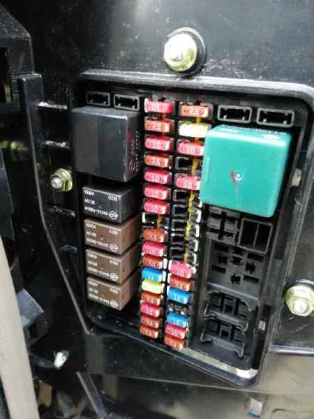 Fuse box SSANGYONG KYRON 2.7 Xdi 4x4 4908704 | B-Parts