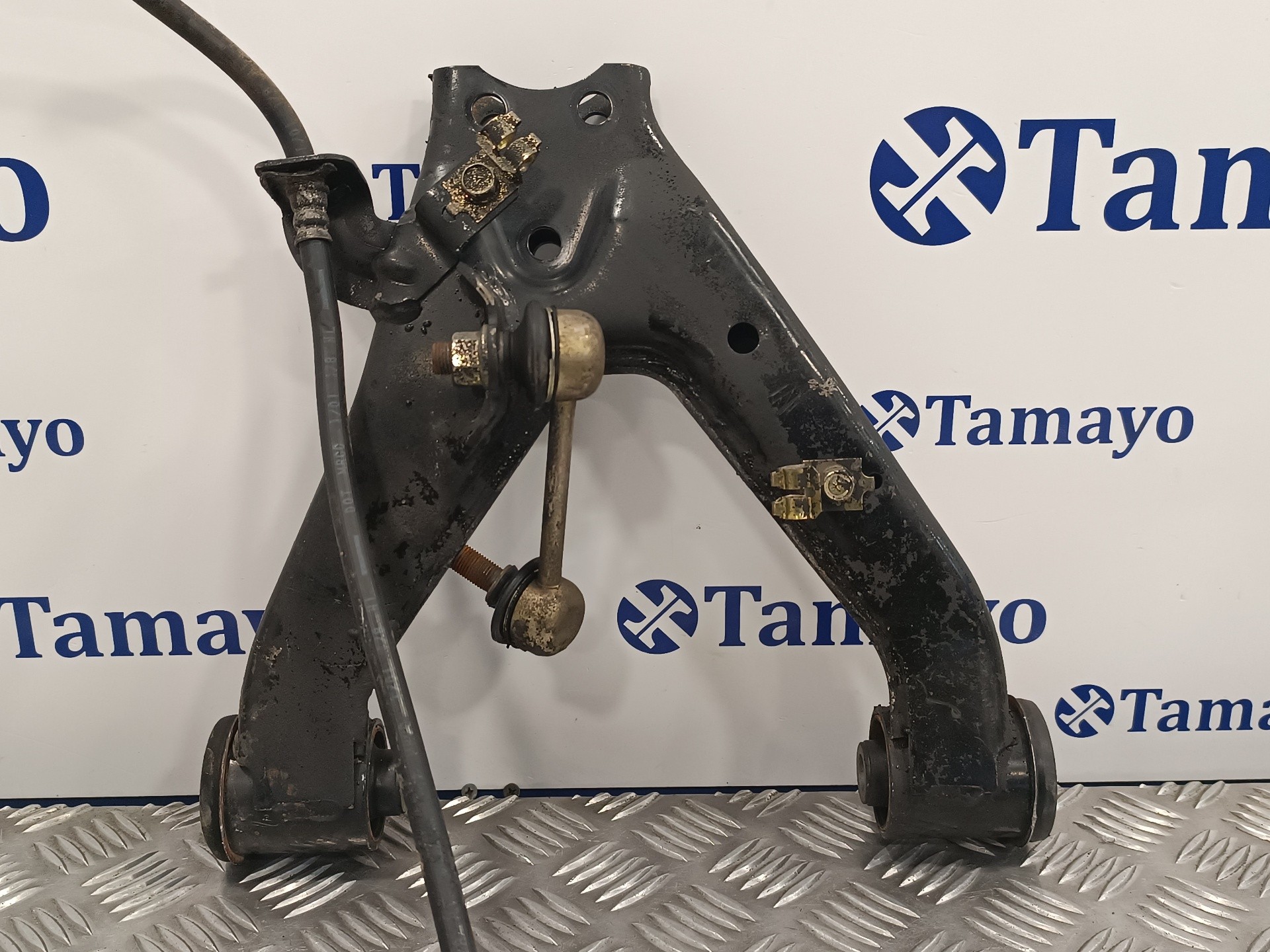 Right rear suspension arm MITSUBISHI PAJERO III (V7_W, V6_W) 3.2 Di-D (V68W) 4739579 | B-Parts