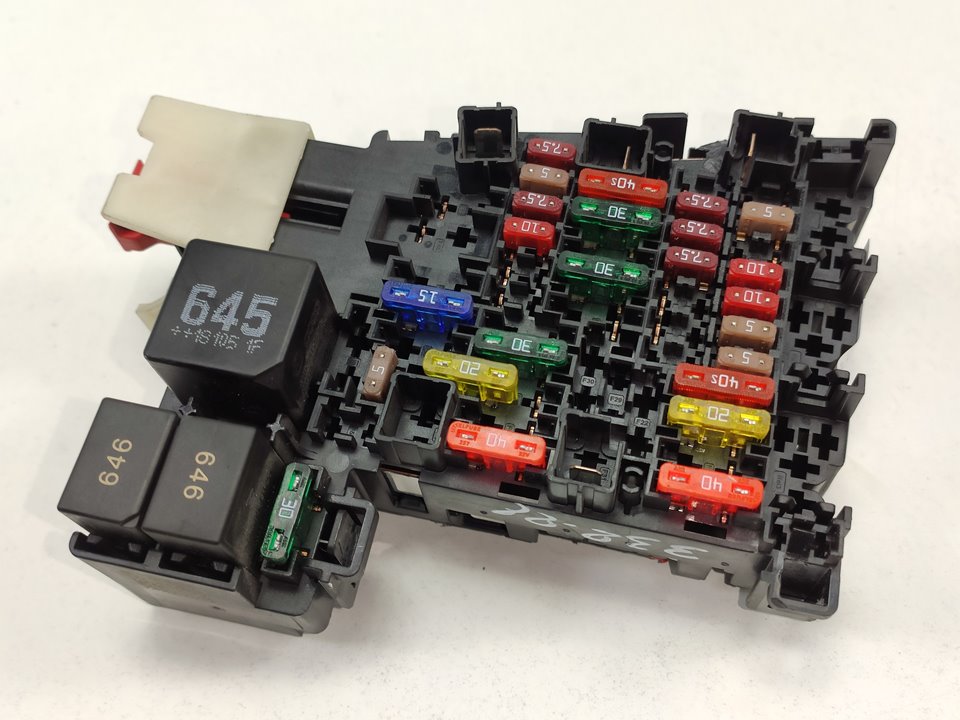 Fuse box SEAT LEON (5F1) 1.4 TSI 9769540 | B-Parts