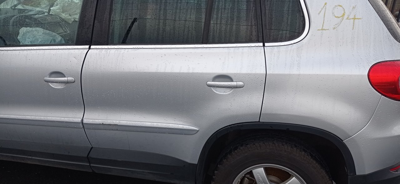Left rear door VW TIGUAN (5N_) 2.0 TDI 9133317 | B-Parts